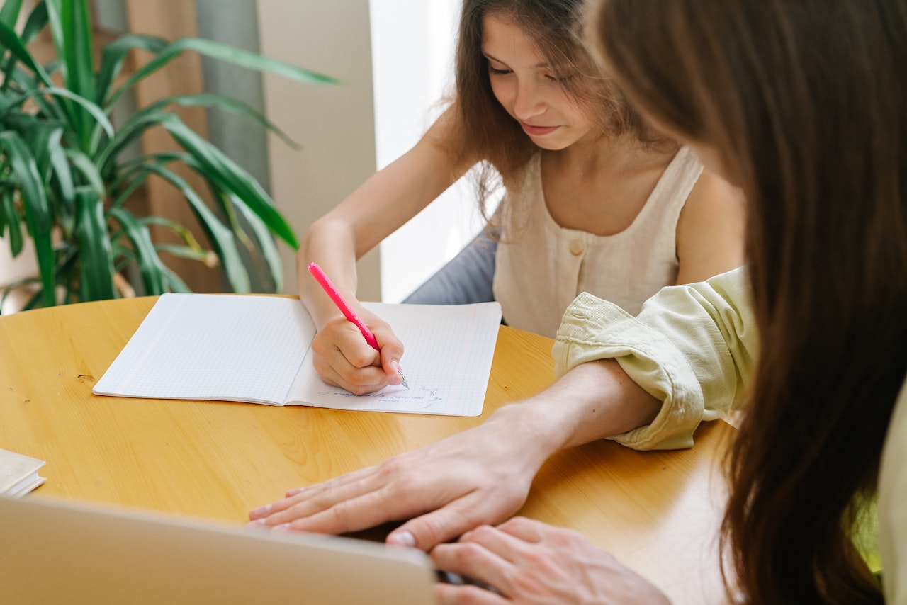 Should You Hire a Private Tutor for Your Child? - PSJ Tuition